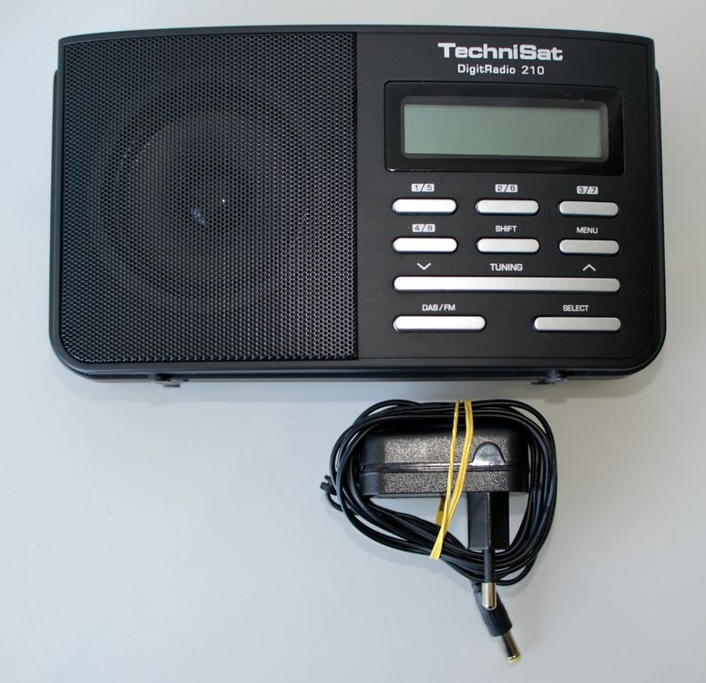 TechniSat Digit Radio 210 / DAB,DAB+,FM / Netz + Batterie (Gebraucht ...