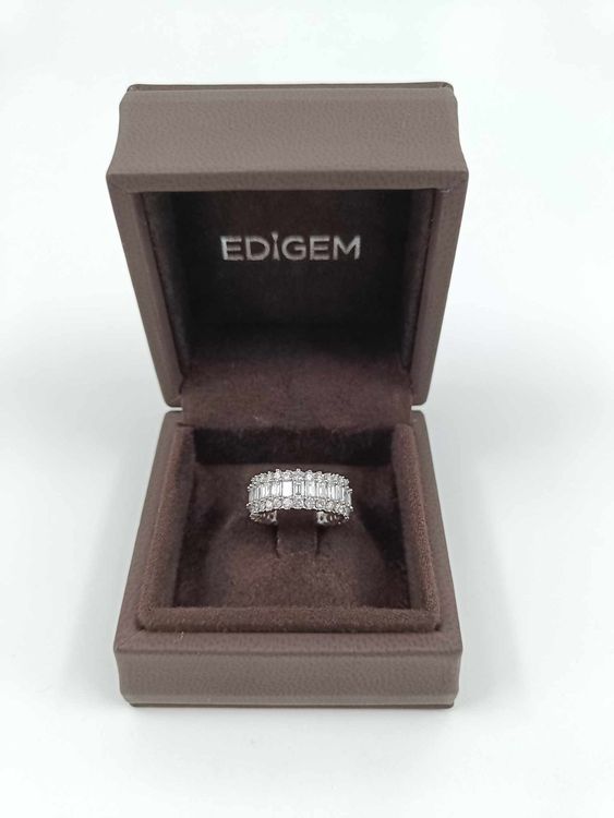 FUNKELNDER ALLIANCE RING MIT BAGUETTE DIAMANTEN (Gebraucht) in Luzern ...