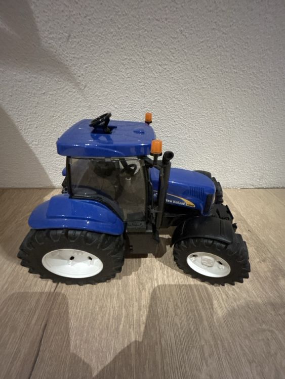 Bruber New holland T8040 (Gebraucht) in für CHF 7 – mit Lieferung auf ...
