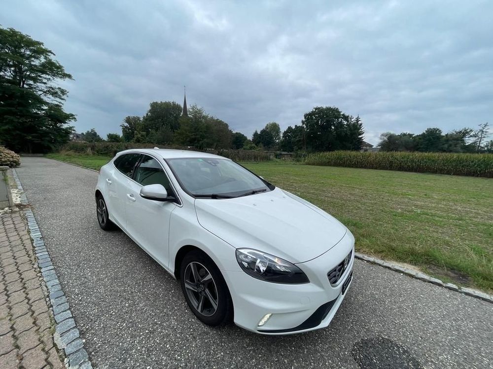 Volvo V40 D2 Kinetic R-Design (Gebraucht) in Biberist für CHF 11900 ...