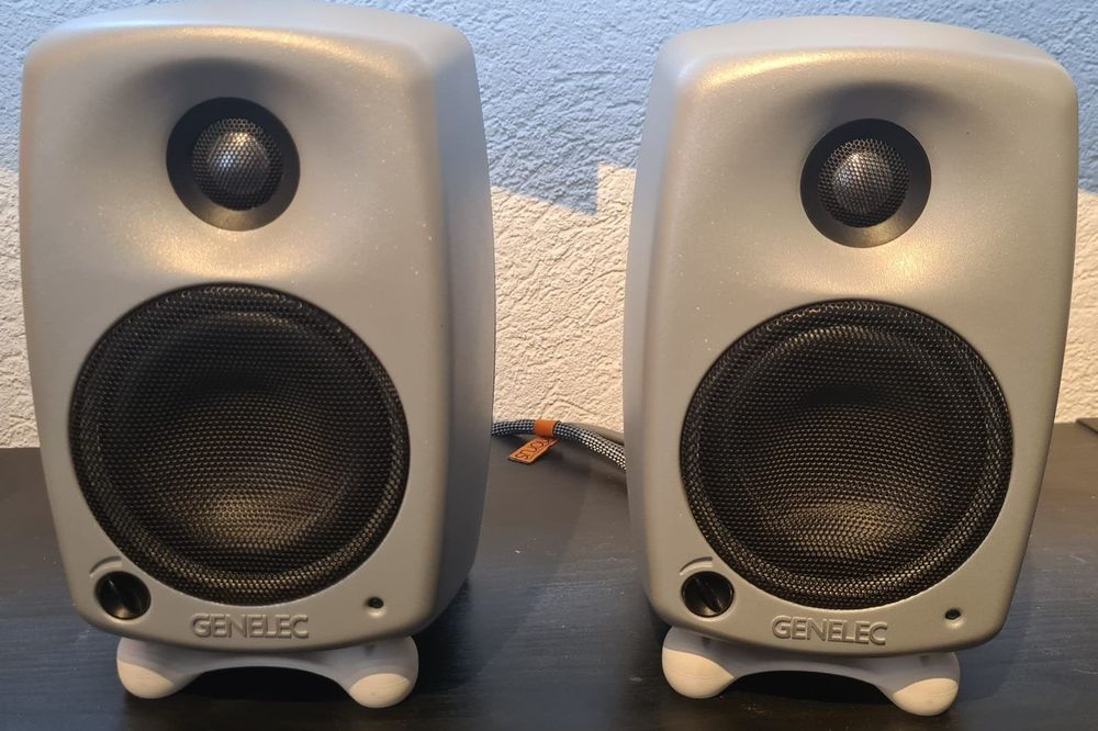 Genelec 8020A – sehr guter Zustand, mit ISO-Pods (Gebraucht) in ...