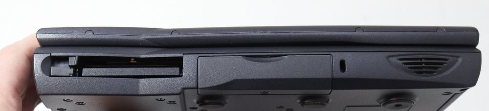 Dell Latitude C640 Laptop Pentium 4 - ohne HDD/OS, vintage (Defekt) in ...