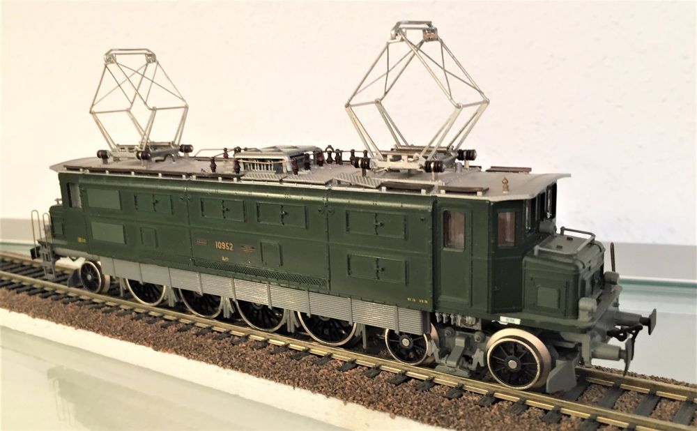 Liliput E-Lok HO, Ae 4/7, Wechselstrom, War nur in Vitrine. | Kaufen ...