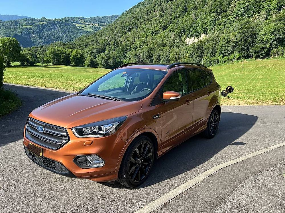 Ford Kuga 2.0TDCI ST LINE 4x4 180ch (D'occasion) à Bex pour CHF 14500 ...