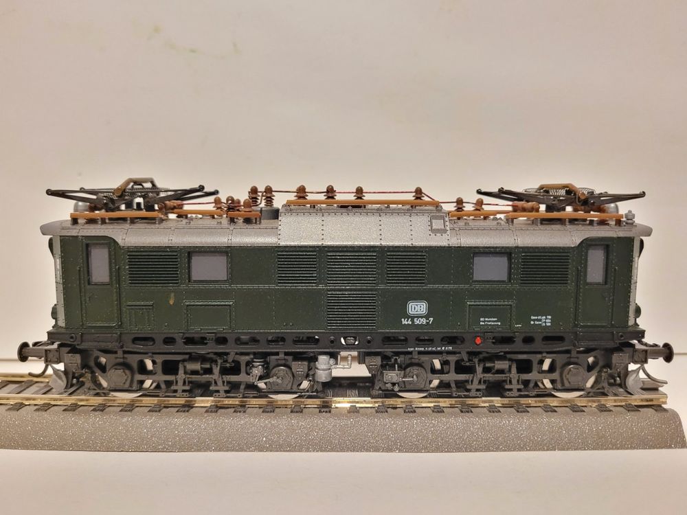 Locomotive HO Roco 4130 DB E 144 5 avec OVP (Gebraucht) in La Tour-de ...