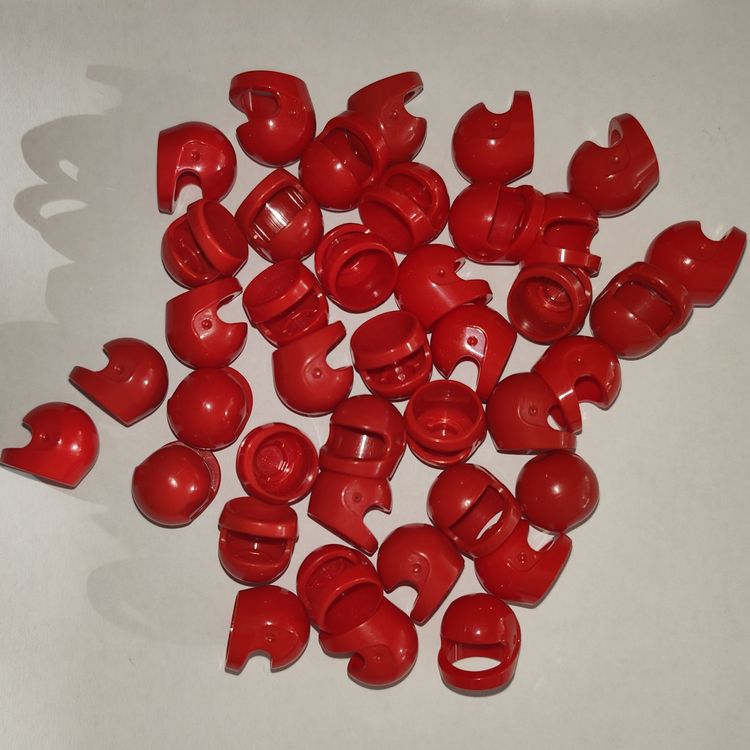 Lego, 40 Stk. Helme rot (Gebraucht) in Luzern für CHF 0.8 – mit ...