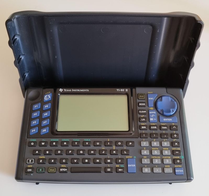 Calculatrice Texas Instruments TI-92 II (Gebraucht) in La Tour-de-Peilz für CHF 79 – mit ...