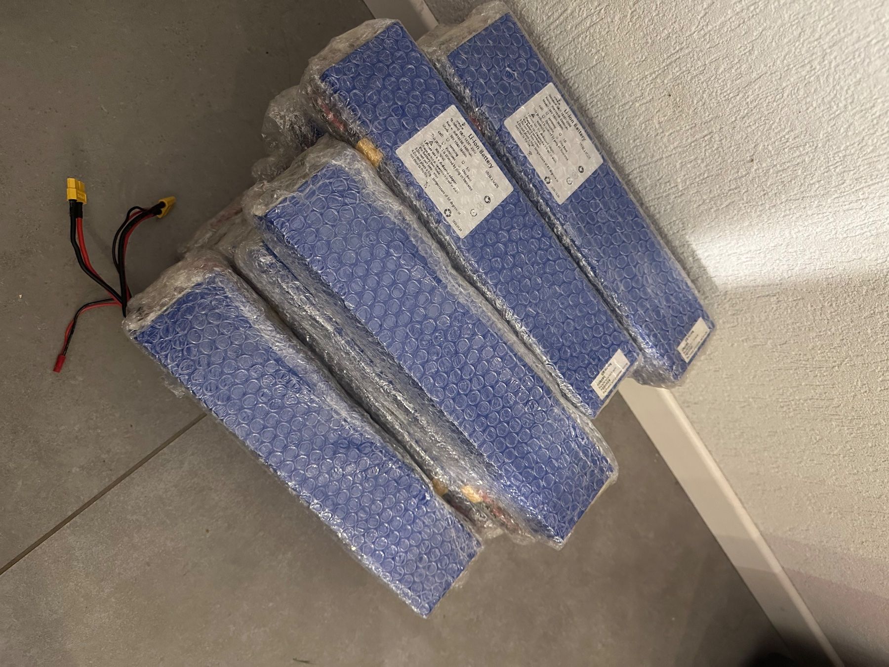 batterie trottinette électrique (Neuf avec emballage d'origine) à Forel ...