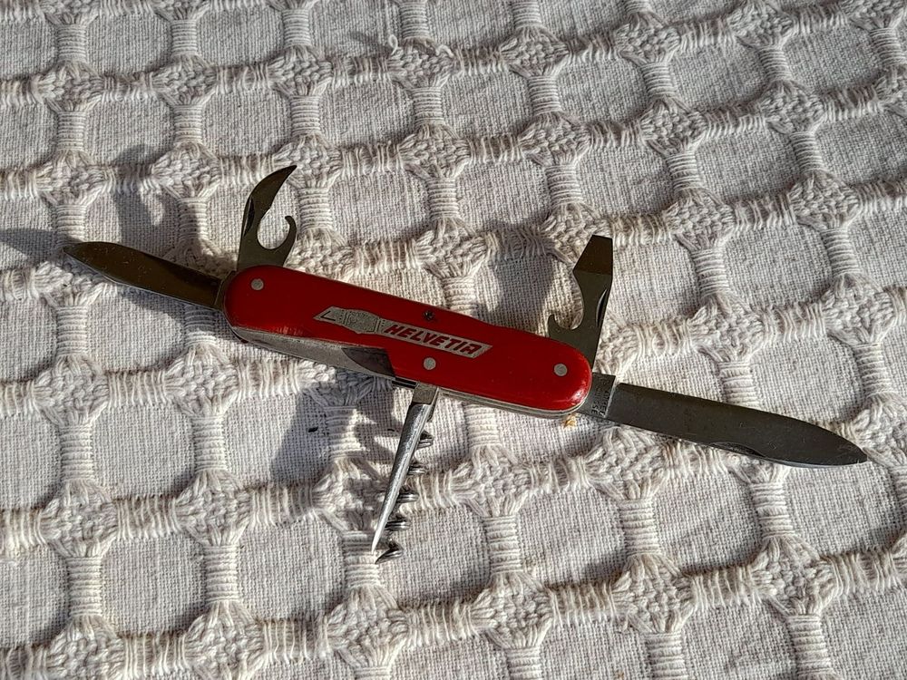 Taschenmesser Inoxyd Armee Suisse mit Uhren Logo Helvetia (Gebraucht ...