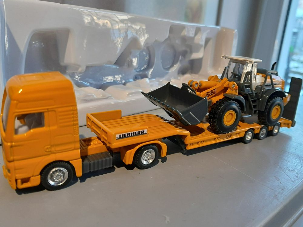 Siku HO LiebherrTrax 580 mit Tieflader und LKW 1:87 (Neu (gemäss Beschreibung)) in Eptingen für ...