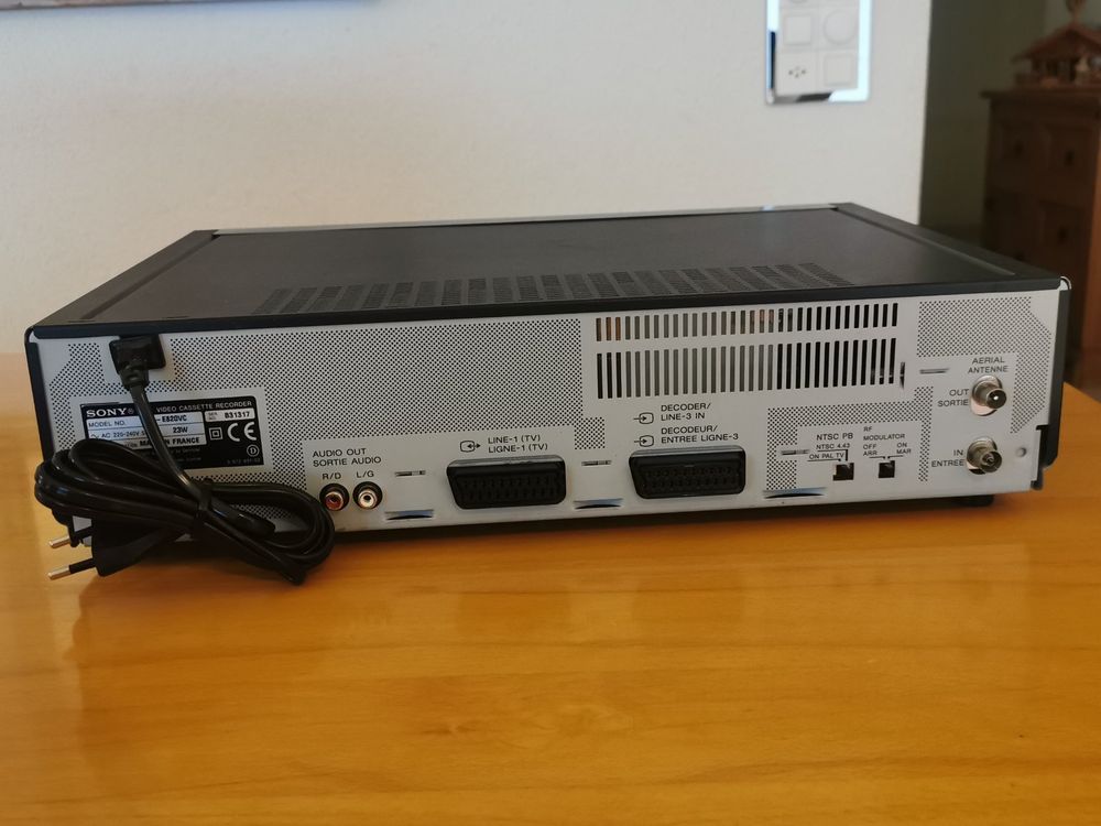 Sony SLV-E820 VHS Video Recorder, inkl. Fernbedienung (Gebraucht) in St.Gallen für CHF 71 – mit ...