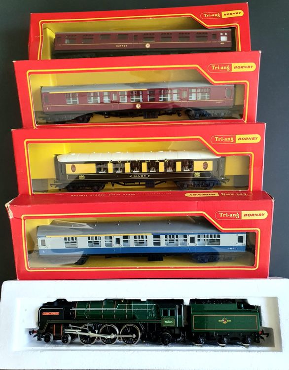 Modelleisenbahn (09) HORNBY Tri-ang Lok R552 und 4 Wagen | Kaufen auf ...