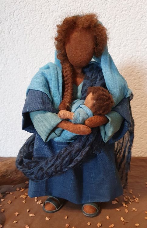 Krippenfigur Schwarzenberg: Maria mit Jesuskind | Kaufen auf Ricardo