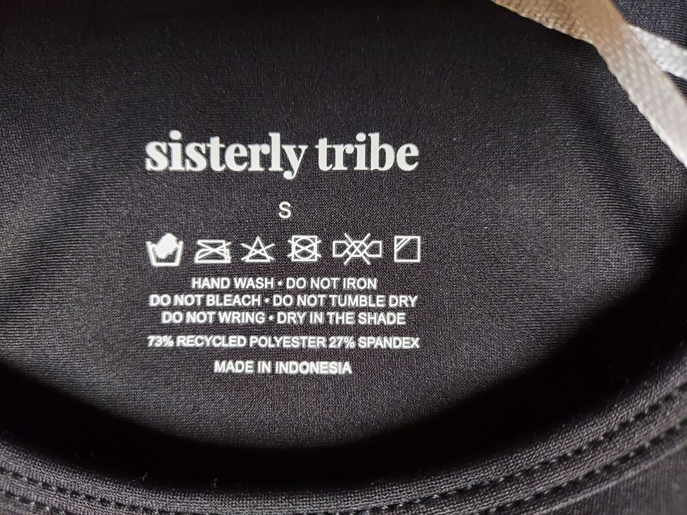 Sport- BH Sisterly Tribe Gr. S NEU (Neu und originalverpackt) in Innertkirchen für CHF 28 – mit ...