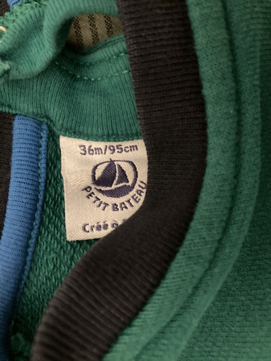 Pull Petit Bateau t. 95 (D'occasion) à Genève pour CHF 3 – avec ...