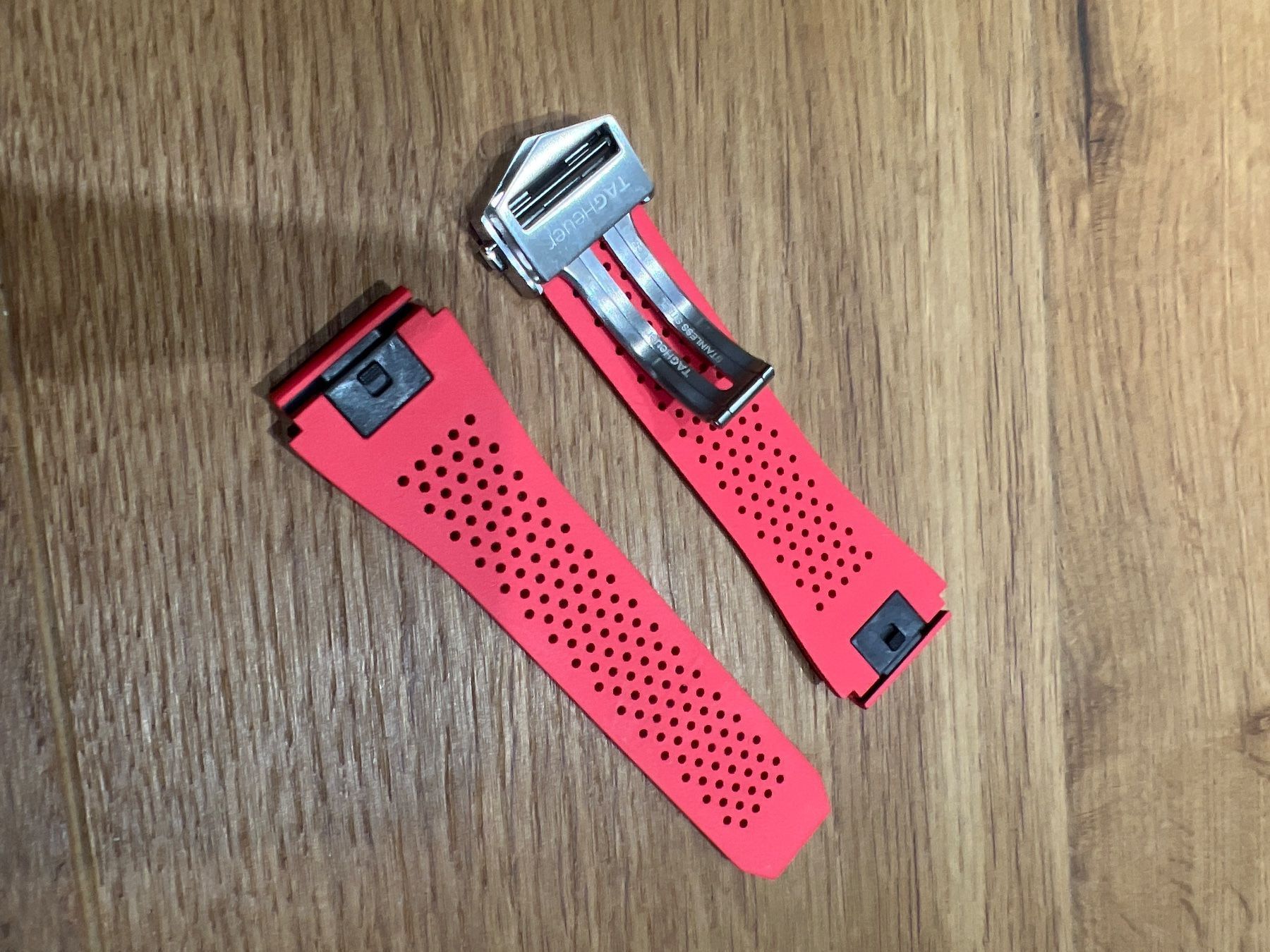 Bracelet TAG Heuer connected caoutchouc rouge E4 ( E3 ) (D'occasion) à ...