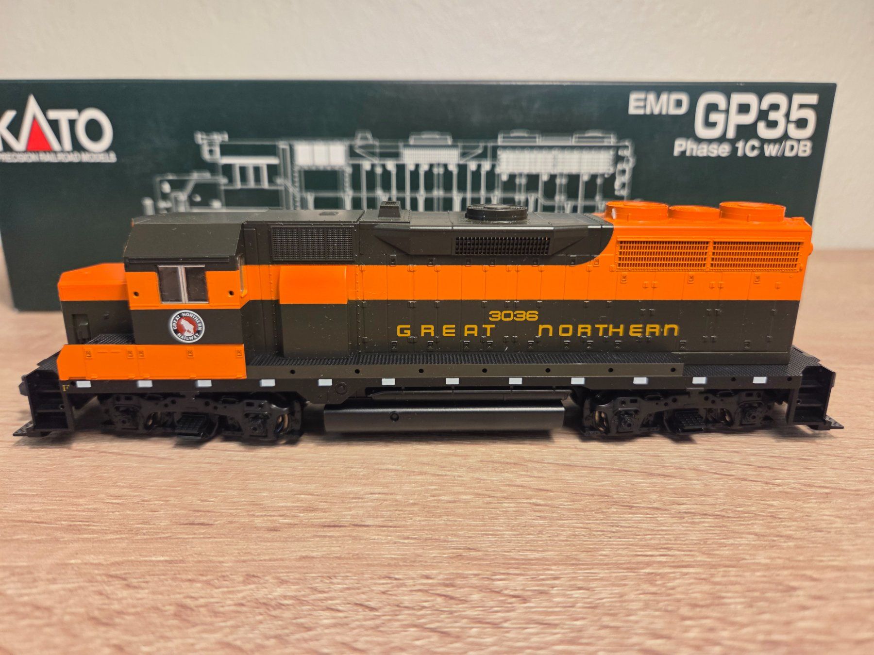 Kato 37-3003 Diesellok EMD Great Northern H0 (Neuf avec emballage d ...