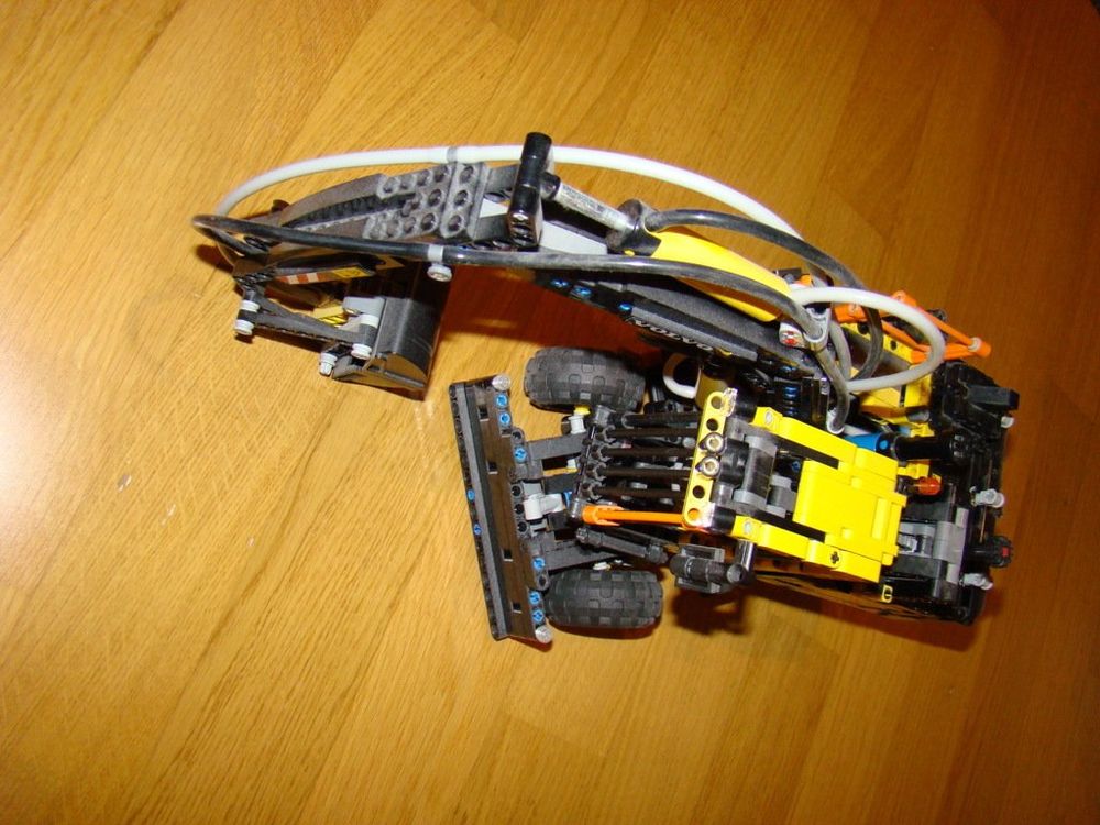 lego technic 42053 (Volvo EW160E) (Neu (gemäss Beschreibung)) in ...