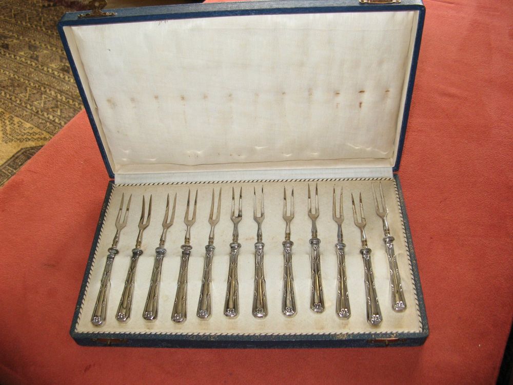 12 Gabeln mit 2 Zinken, 800er Silber antik (Gebraucht) in Zürich für CHF 98 – mit Lieferung auf ...