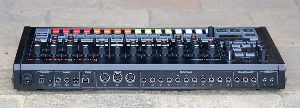 Behringer RD-8 (Roland TR-808) (Neu und originalverpackt) in Alpnach ...