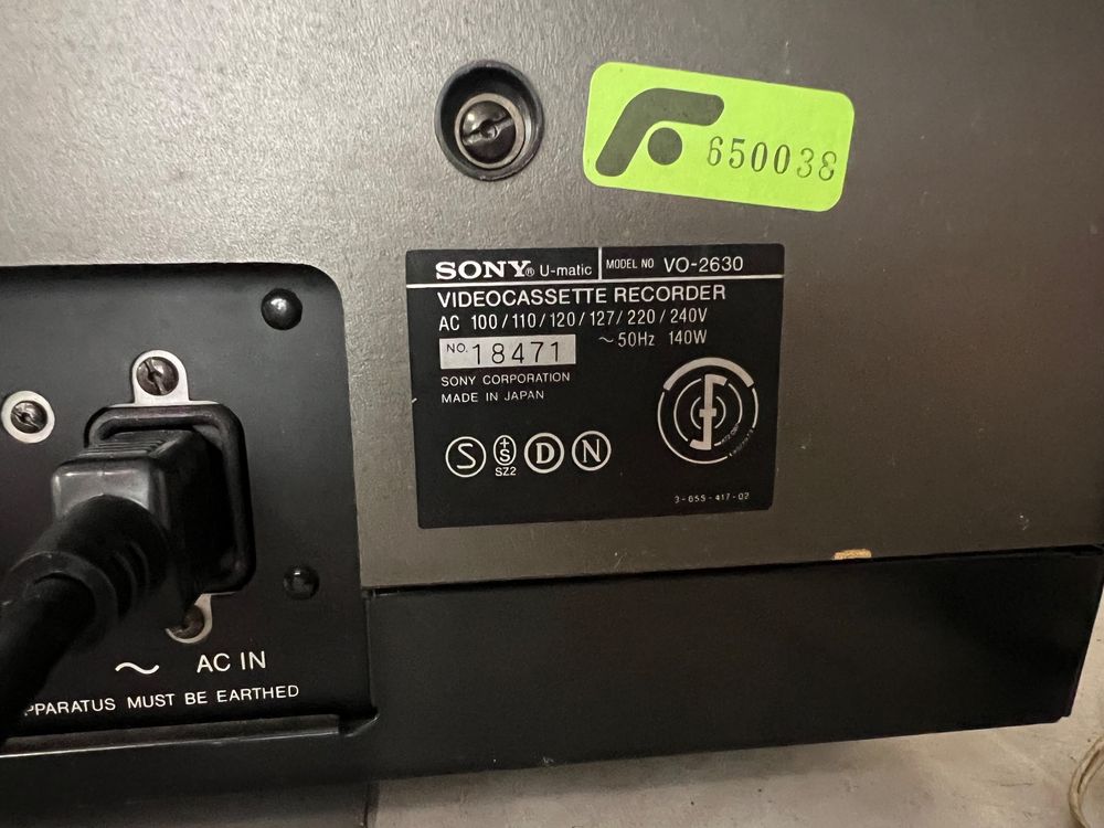 Sony VO-2630 professional Umatic vendu en l'état (D'occasion) à ...