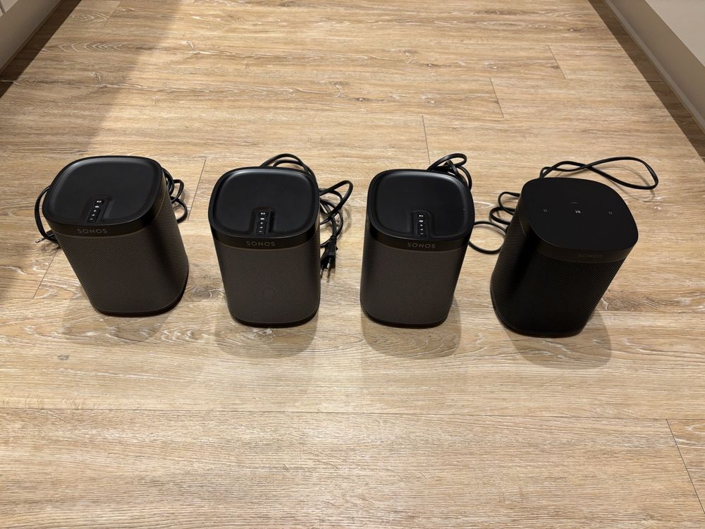 Sonos 3x Play:1 / 1x Play One SL (Gebraucht) in Winkel für CHF 430 ...