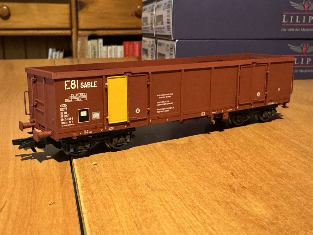 Liliput 235602 Eaos E81 pour le transport de sable 20 wagons (Neu und originalverpackt) in ...