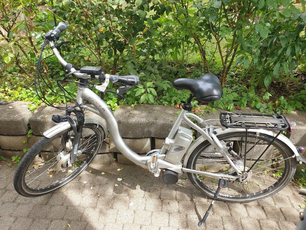 Flyer E-Bike, C-Serie, 2009 (fahrbar, aber braucht Service) (Defekt) in ...