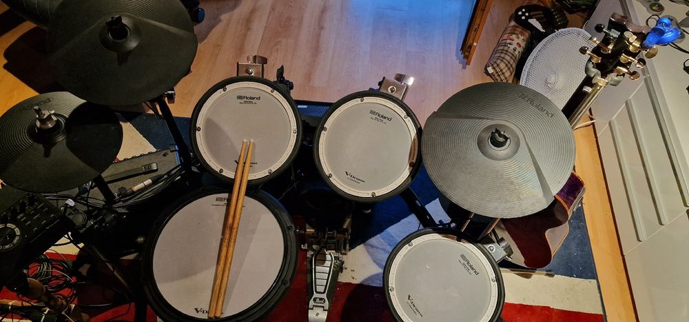 Roland TD17 mit Zubehör (Gebraucht) in Thusis für CHF 950 – nur ...