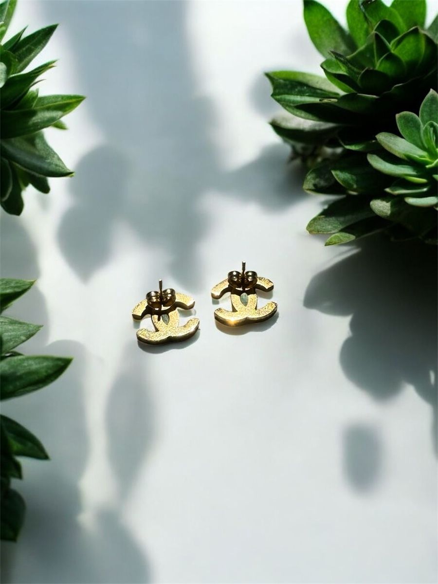 Boucle d’oreille (Neuf avec emballage d'origine) à Châtel-St-Denis pour ...