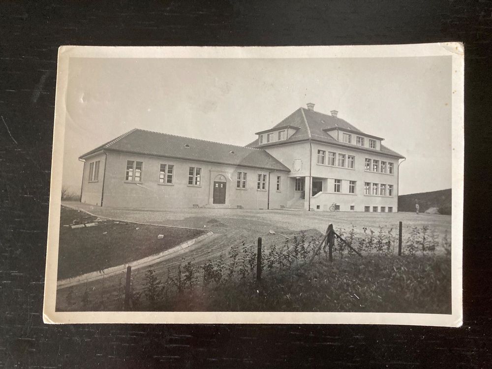 Schulhaus Rotkreuz 1942 ZG (Gebraucht) in Zürich für CHF 7 – mit Lieferung auf Ricardo kaufen