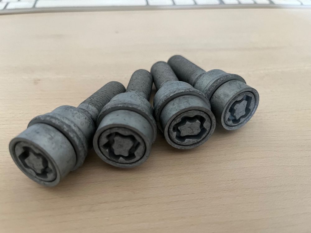 VW Felgenschloss Radsicherung 4x (Neu und originalverpackt) in ...