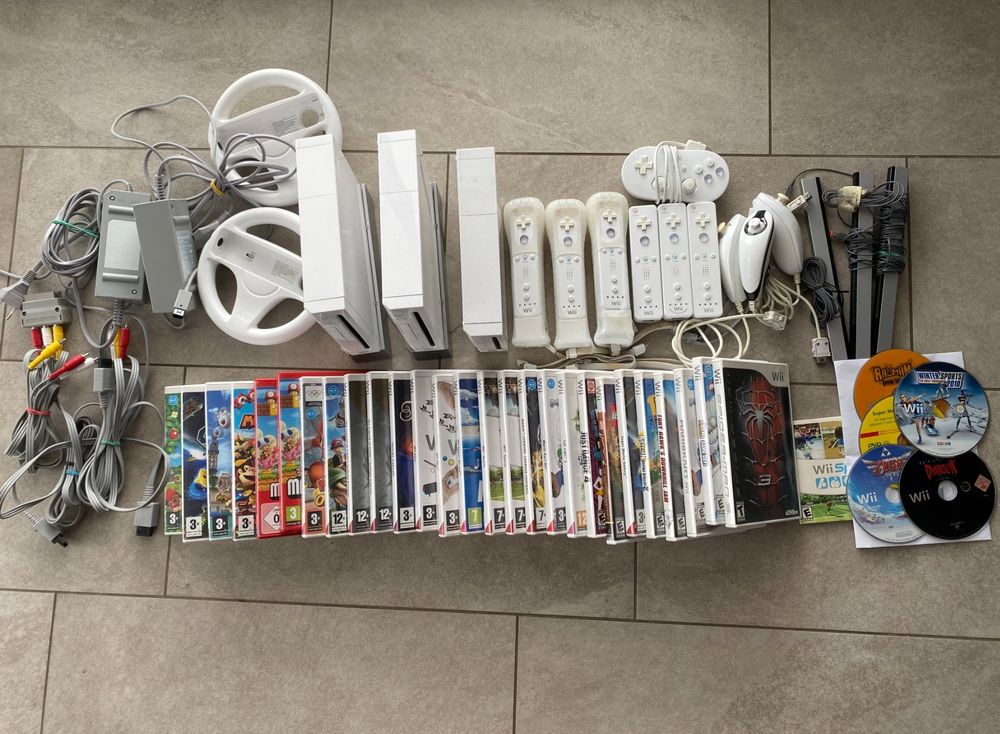 Grosse Sammlung Nintendo Wii 3 Konsolen 33 Spiele (Gebraucht) in ...