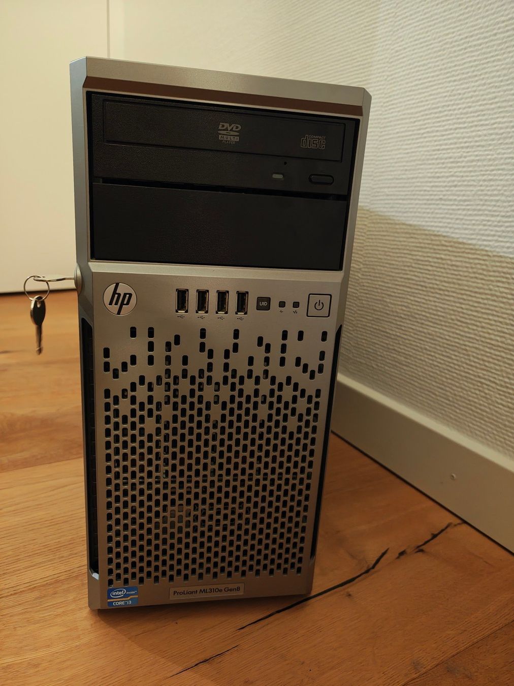 HP Proliant ML310 G8, 24GB Ram, 3.3GHz CPU, SmartArray P222 (Gebraucht ...