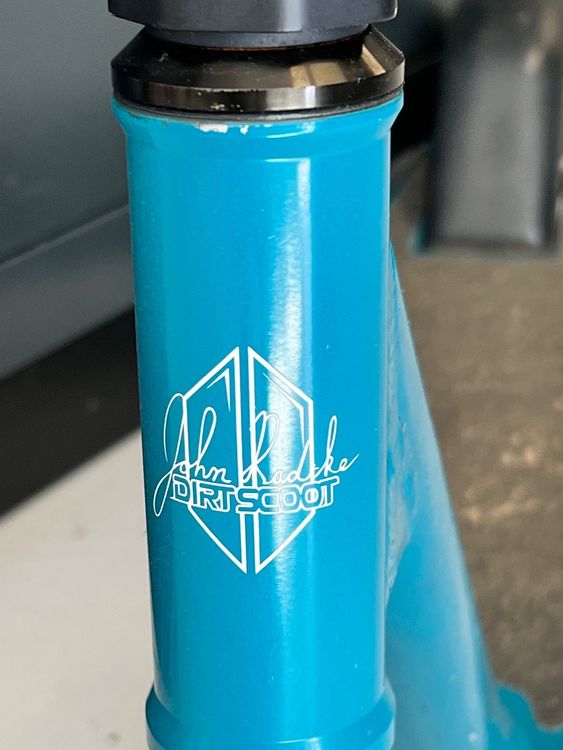 Cooler Dirt Scooter "John Radtke" (Gebraucht) in Einsiedeln für CHF 30 ...