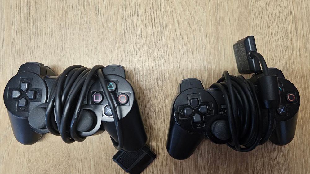 Playstation 2 Slim (PS2) mit 2 Controller - Konsole (Gebraucht) in ...