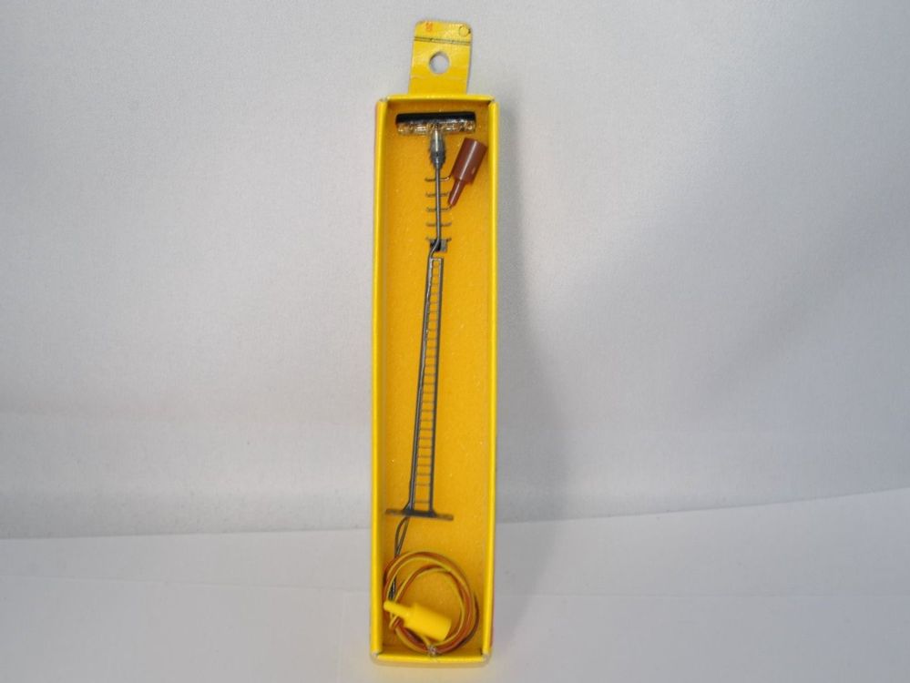 Brawa Gittermastleuchte 4529 (PBW160) (Gebraucht) in für CHF 2 – mit ...