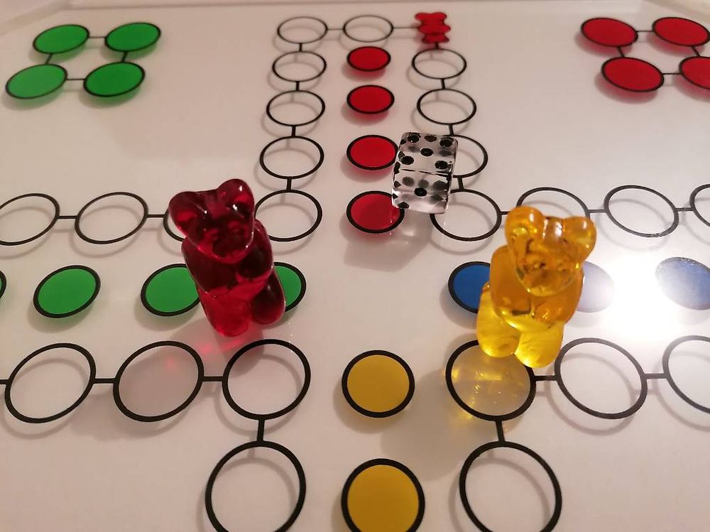 Sammlerstück Mensch Ärgere Dich nicht Bär (Haribo) aus Glas (Neu und ...
