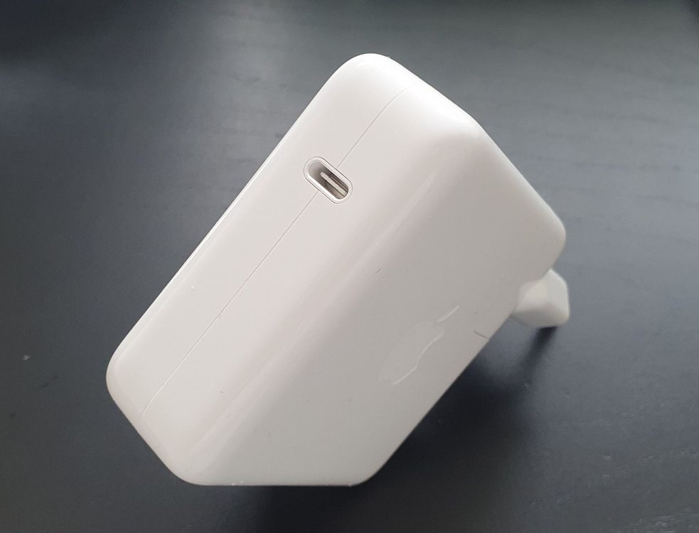 Apple 61W USB-C A1947 (Gebraucht) in Neuchâtel für CHF 16 – mit ...