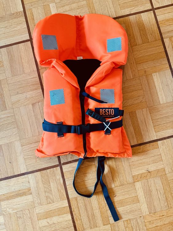 Schwimmhilfe/Rettungsweste BESTO 15-20kg (Gebraucht) in Watt für CHF 11 – mit Lieferung auf ...