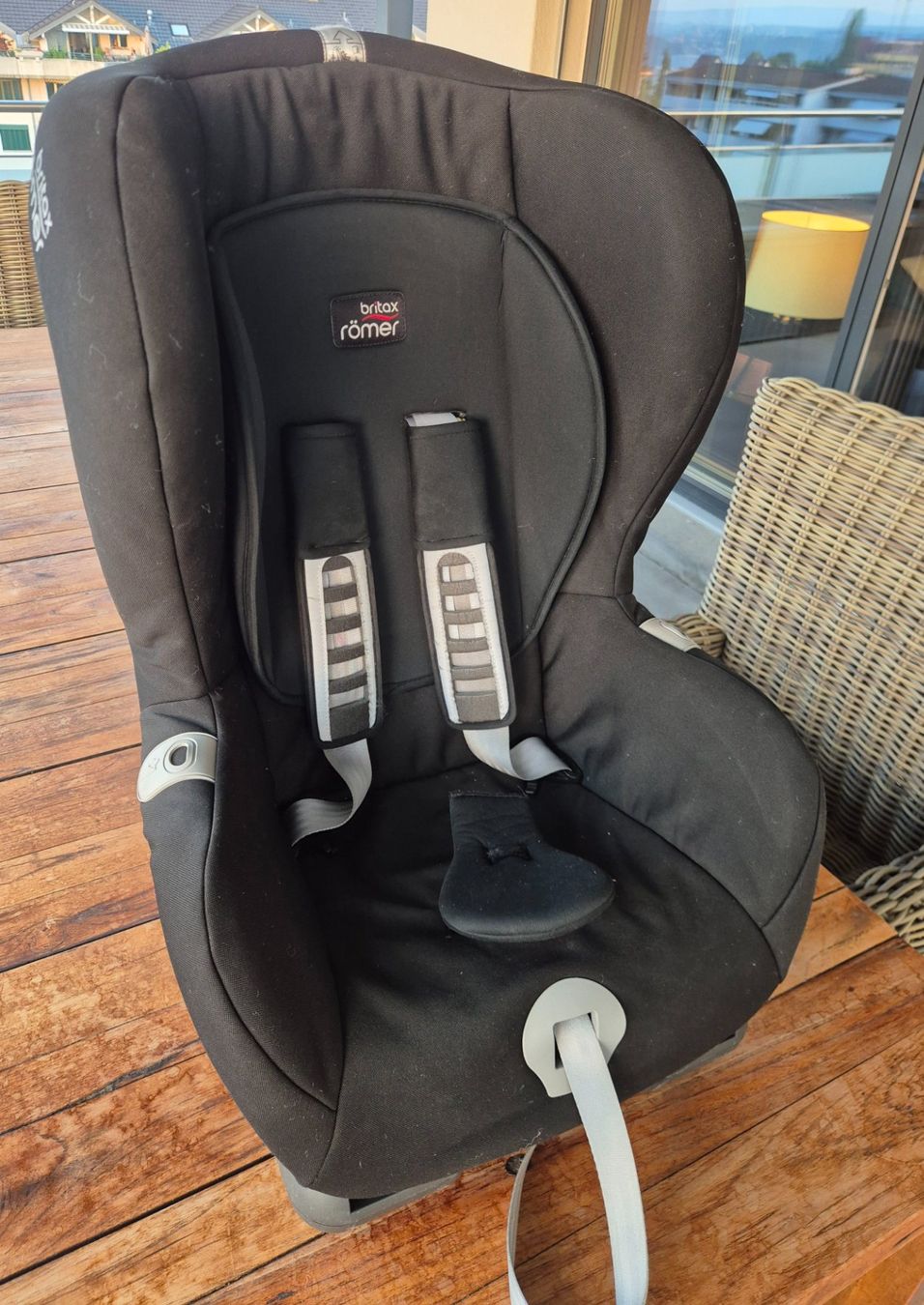 Britax Römer Duo Plus CosmosBlack2 9-18 Kg (Gebraucht) in Luzern für ...