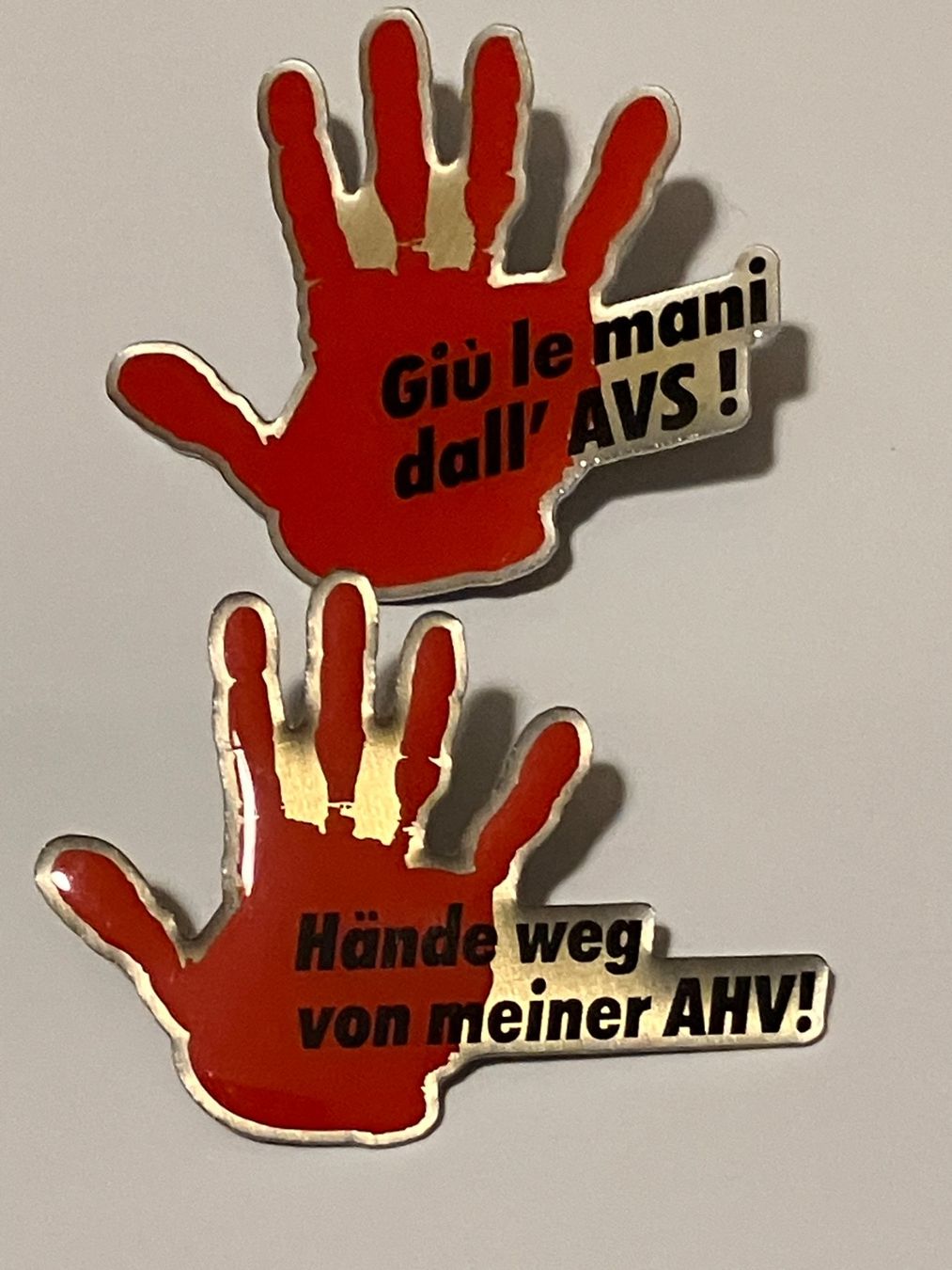 2 Pin AHV - Hände weg von meiner AHV (Gebraucht) in Basel für CHF 1.5 ...