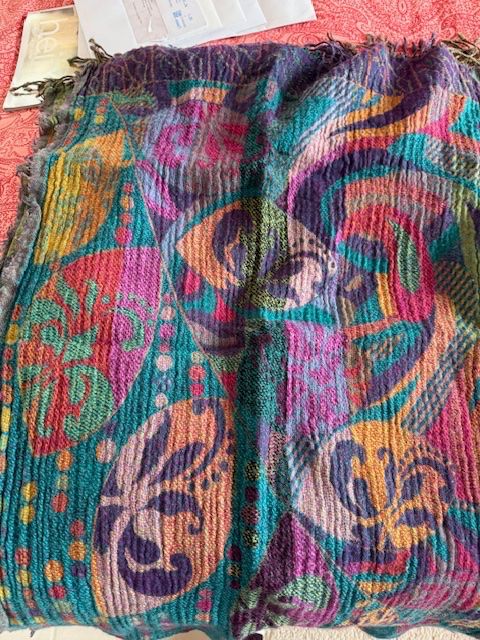 Echarpe (D'occasion) à Enges pour CHF 50 – avec livraison | Acheter sur ...