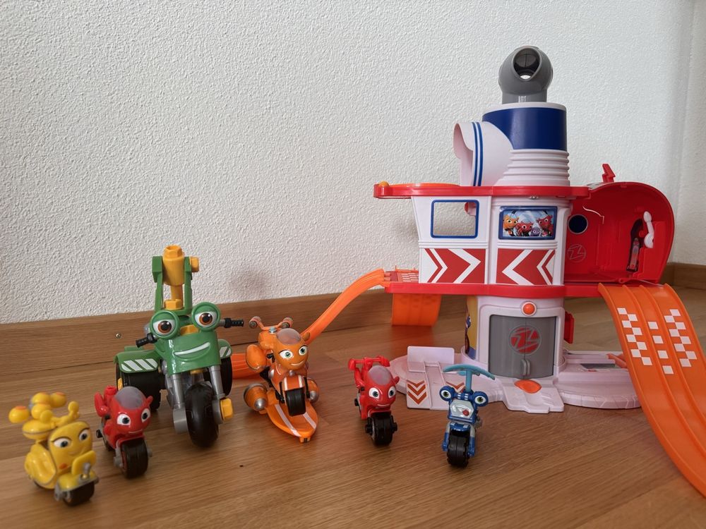 Ricky Zoom Die Mansion mit Figuren (Gebraucht) in Selzach für CHF 20 ...