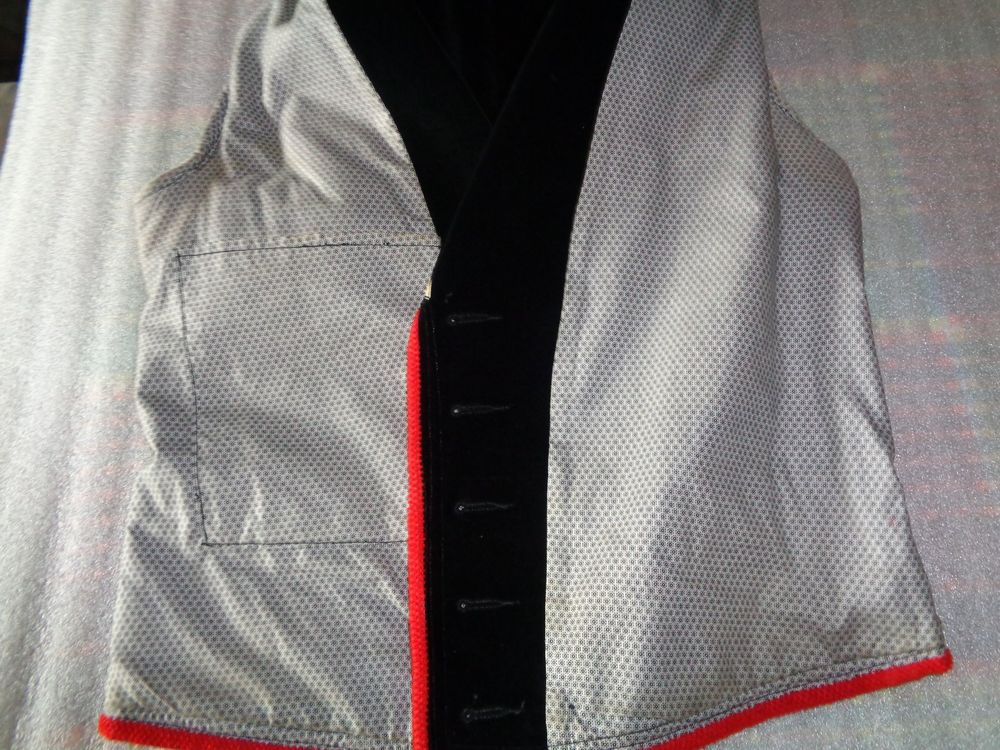 BERNER MUTZ TRACHT JODLER JACKE GRÖSSE 44 EDELWEISS (Gebraucht) in ...