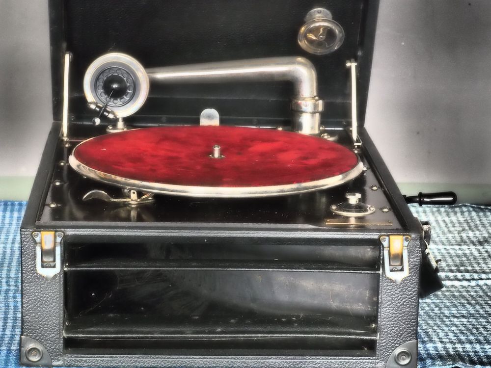 PHONOGRAPHE GRAFONOLA 110 COLUMBIA (Gebraucht) in Lausanne für CHF 260 ...