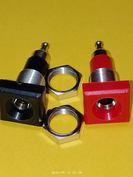 Bananenbuchsen 4 mm, DIVERSE Farben als Set zu je 2 Stk. (Neu und ...