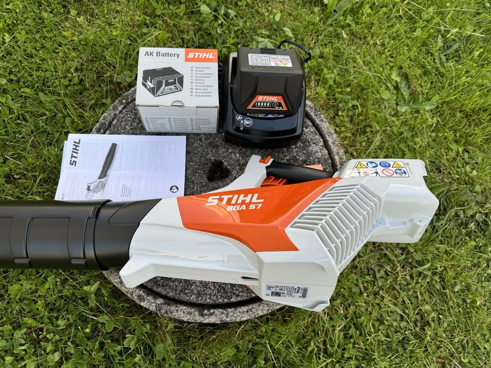 Neue Akku Laubläser STIHL BGA 57, mit Akku, Buhjar 2024 (Neu und ...