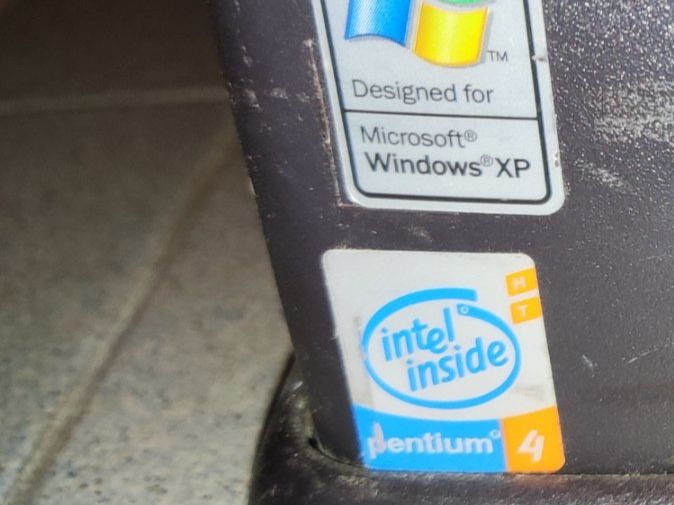 DELL Windows XP COMPUTER (Gebraucht) in für CHF 1 – mit Lieferung auf ...