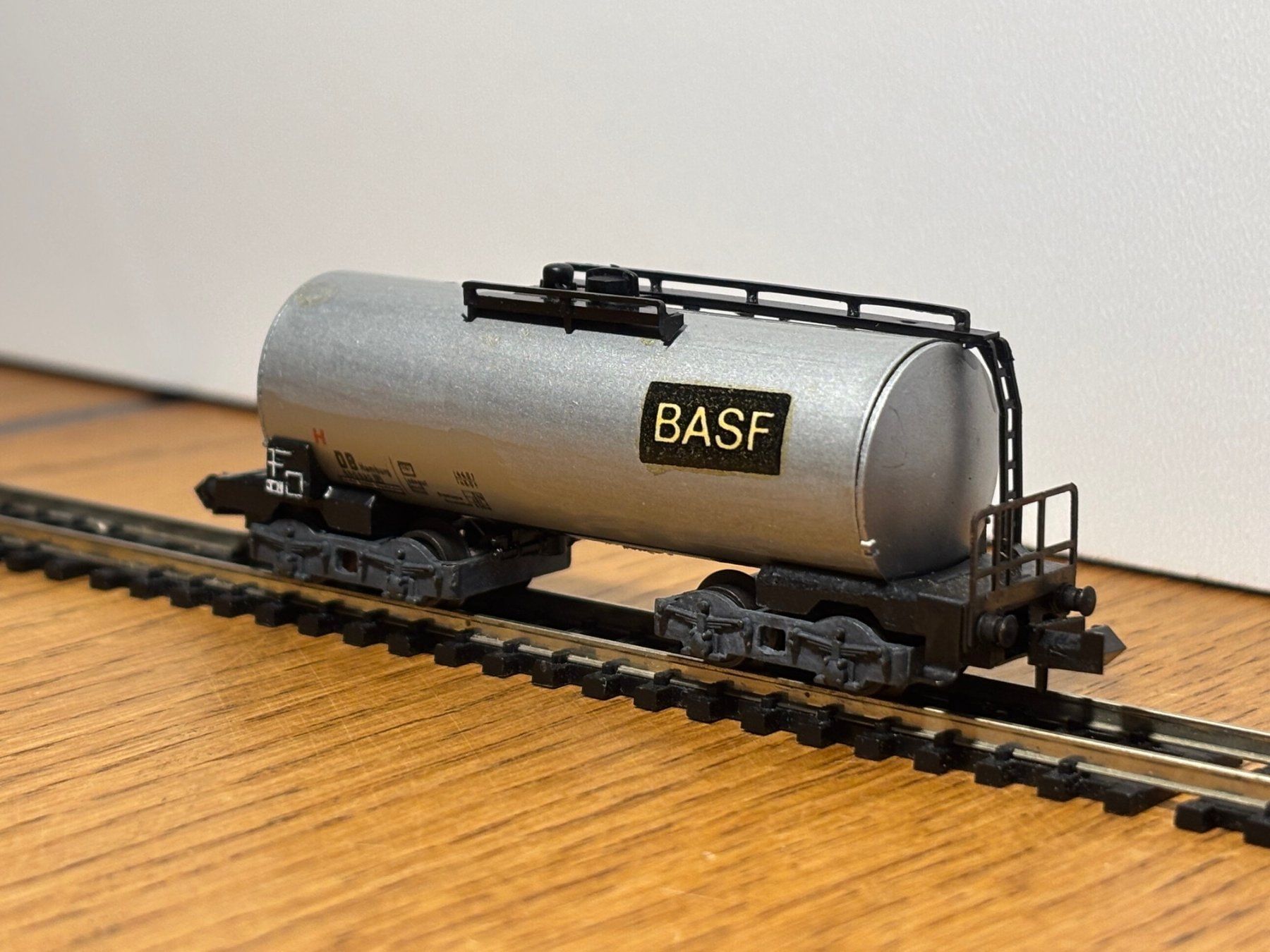 *e1021: Kesselwagen BASF (Spur N) (Gebraucht) in Birsfelden für CHF 12 ...